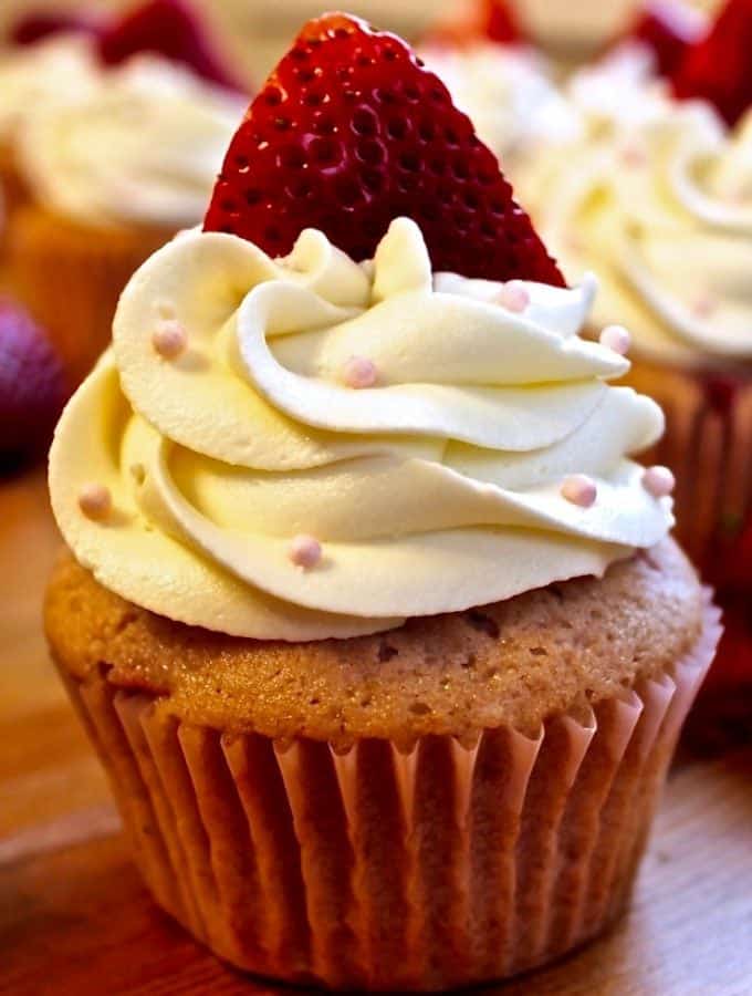 Fresh Chocolate Eclair Cupcakes - Homemade Food Junkie