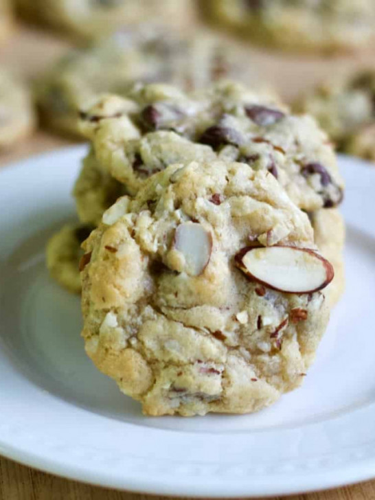 Delicious Cookies and Cream Cookies | Homemade Food Junkie