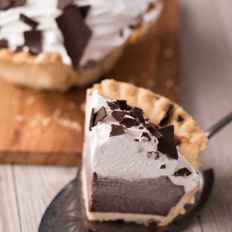 Delicious Chocolate Pudding Pie | Homemade Food Junkie