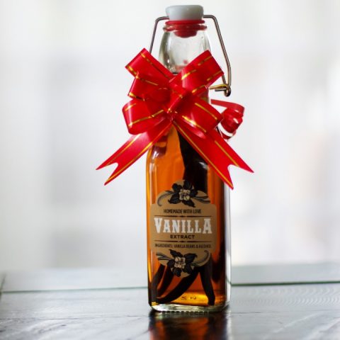 Easy Homemade Vanilla Extract Recipe | Homemade Food Junkie
