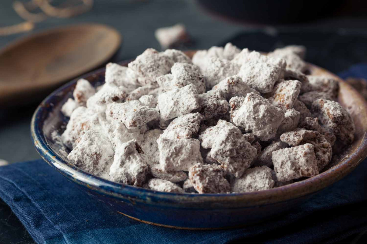 Easy Puppy Chow Snack Recipe | Homemade Food Junkie