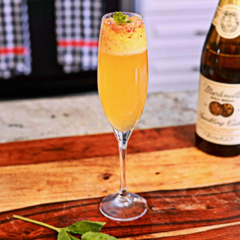 Sparkling Peach Bellini Mocktail | Homemade Food Junkie